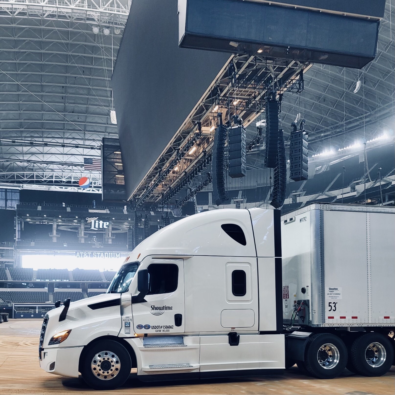 Showtime Trucking LLC