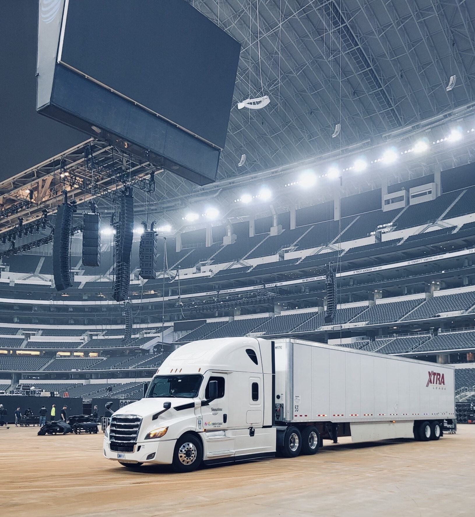 Showtime Trucking LLC