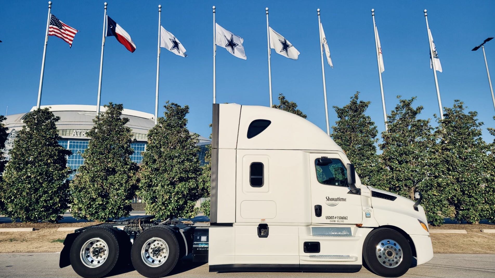 Showtime Trucking LLC