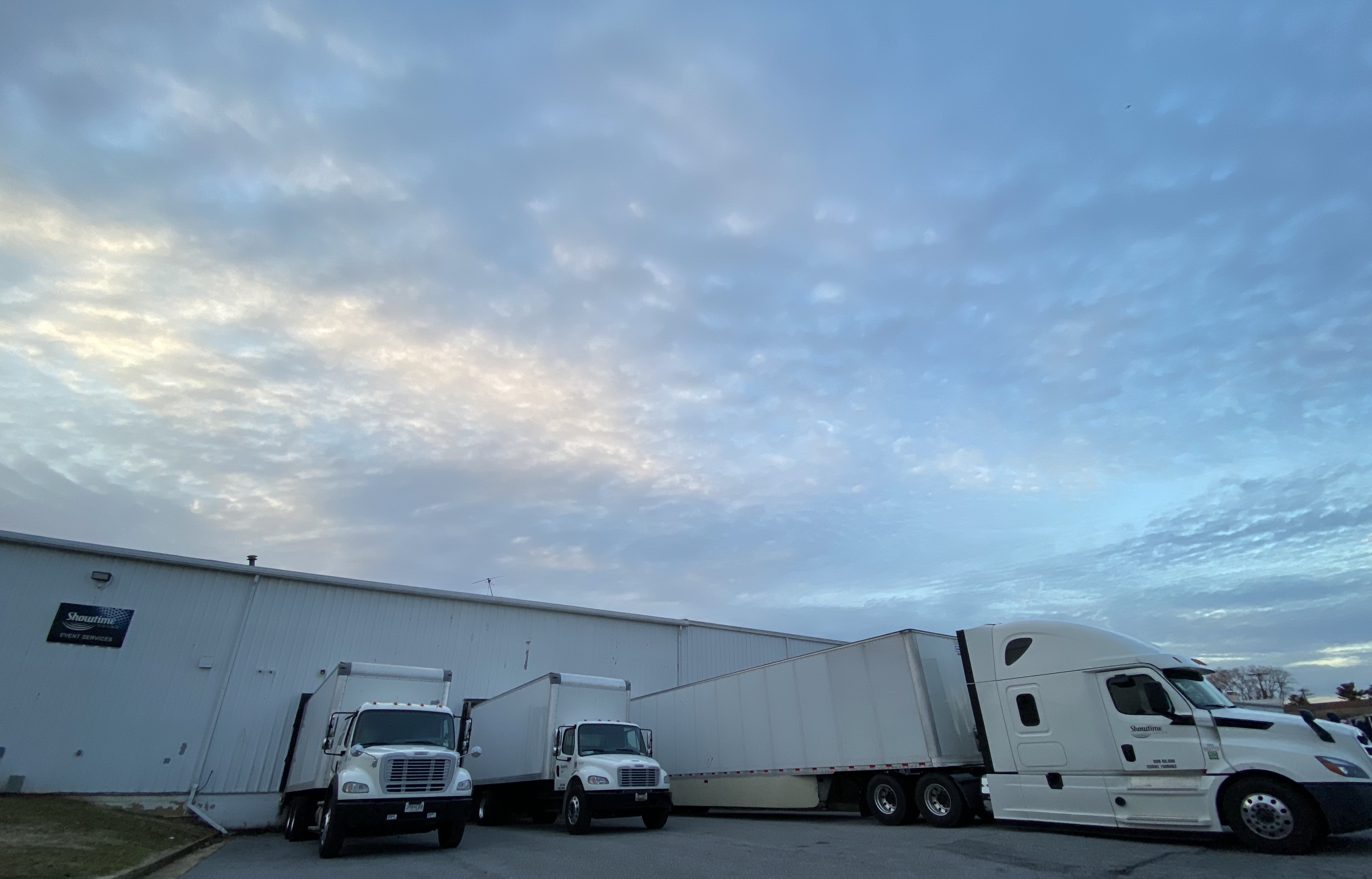 Showtime Trucking LLC