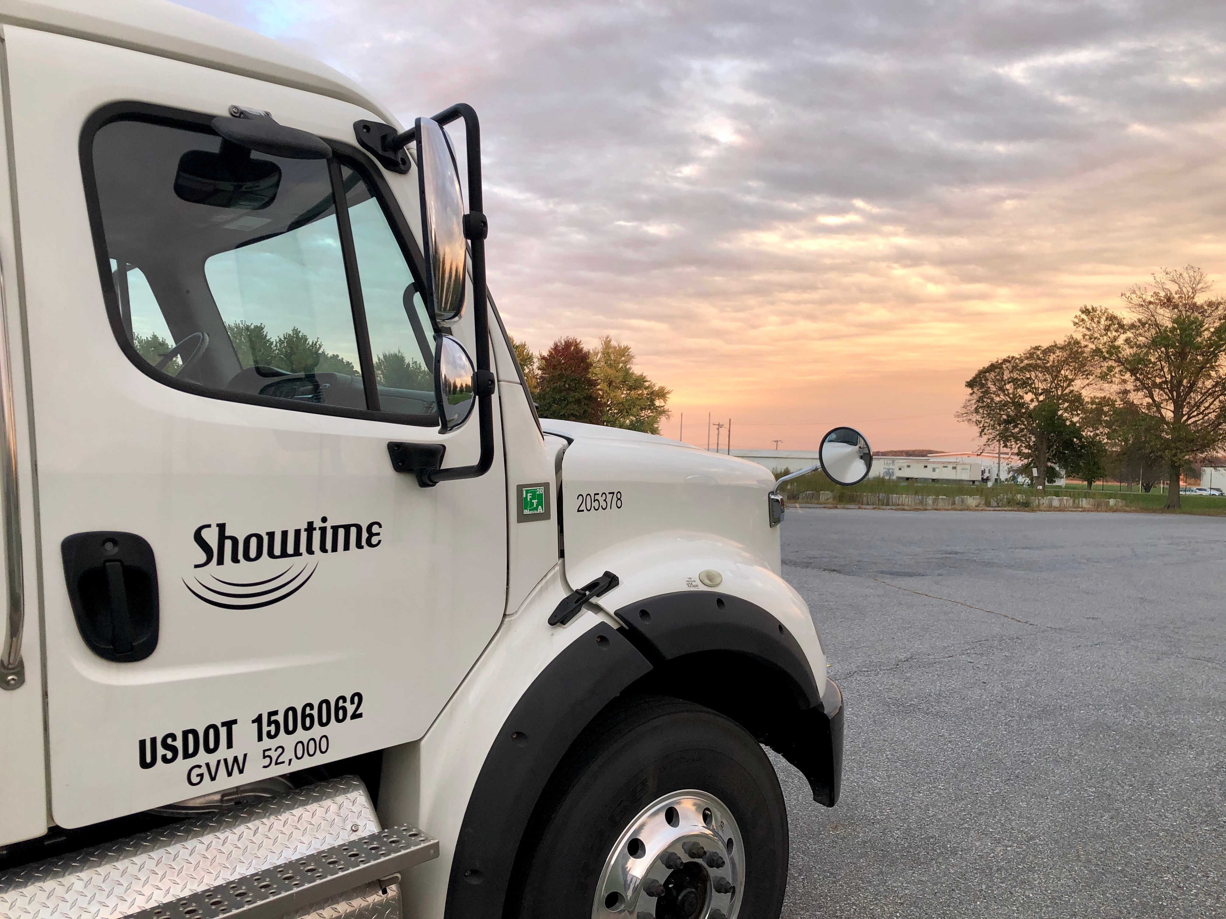 Showtime Trucking LLC